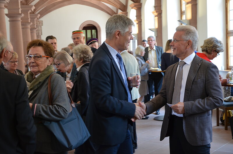 Polster-Projekt in der Neubaukirche - UNI WÜRZBURG COMMUNITY - 1000 ...